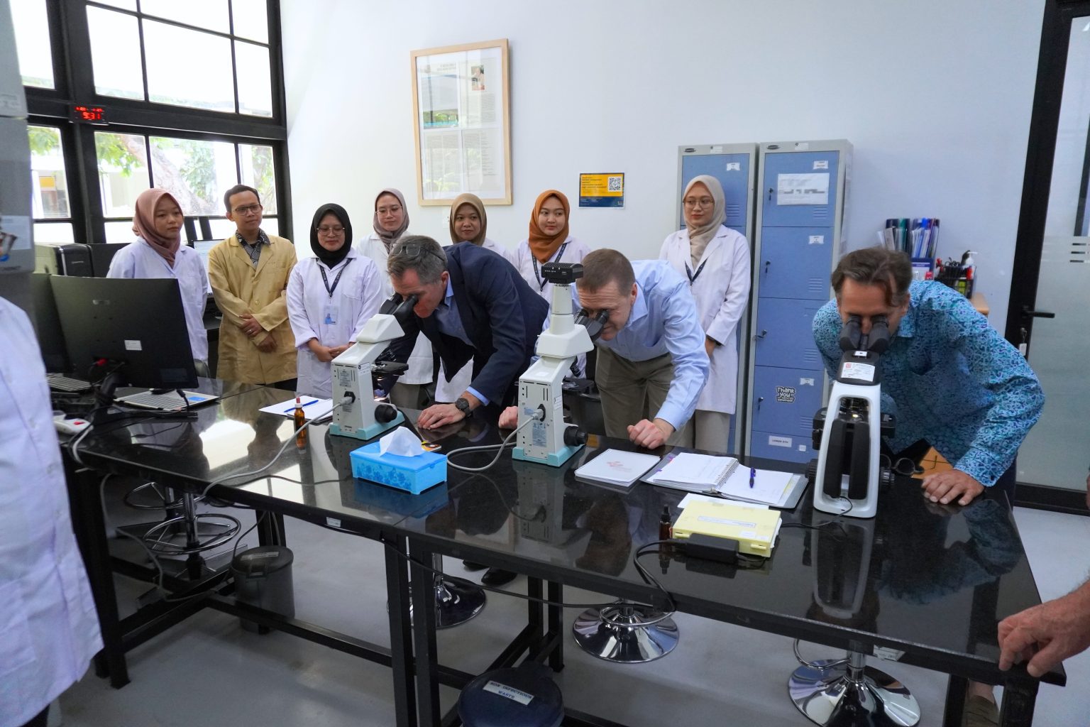 Wellcome Trust’s New CEO Visits OUCRU in Indonesia and Vietnam: Strengthening a Decades-long ...